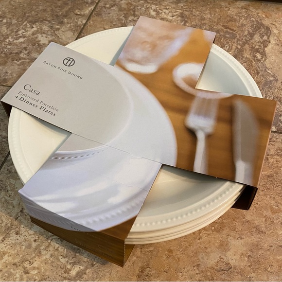 Dining | Eaton Fine Dining Casa 15 White Dinner Plates Embossed Dot ...